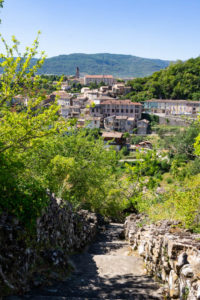 Que faire à Privas et ses environs ? Un week-end sans voiture en centre ...