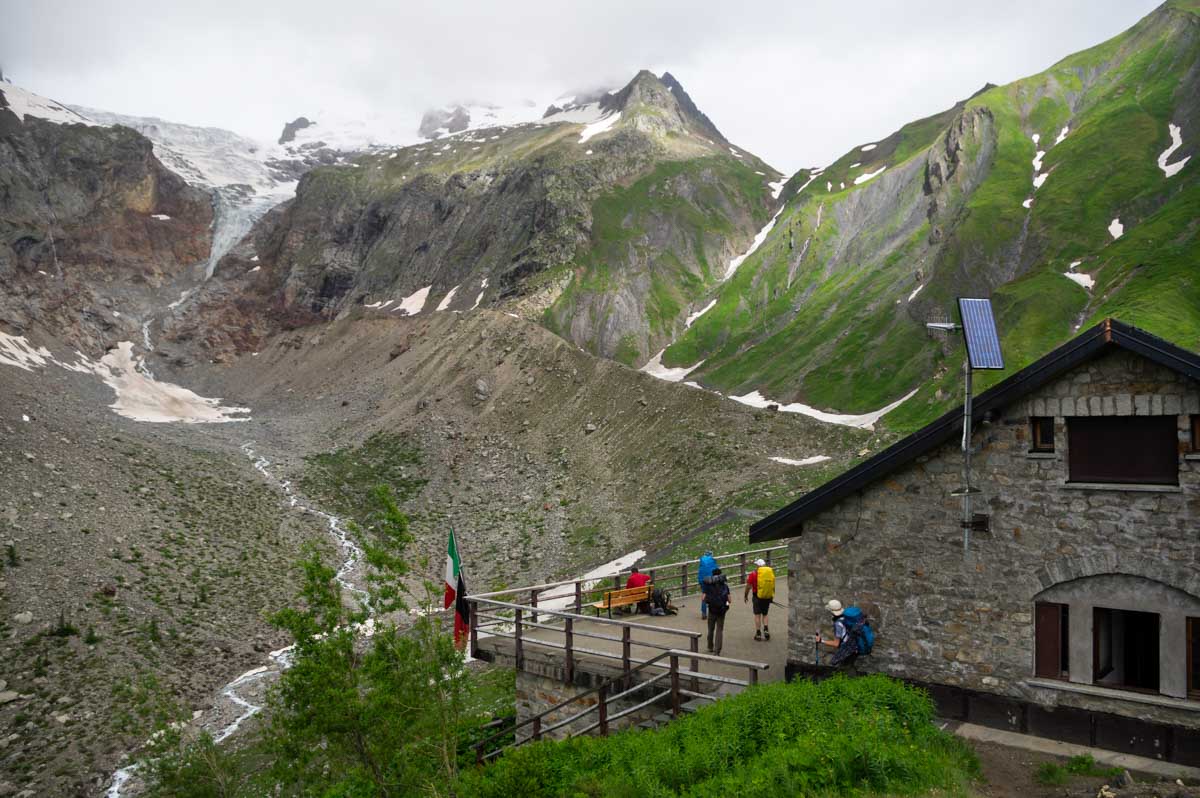 Le guide des refuges sur le Tour du Mont Blanc - Voyager en photos ...
